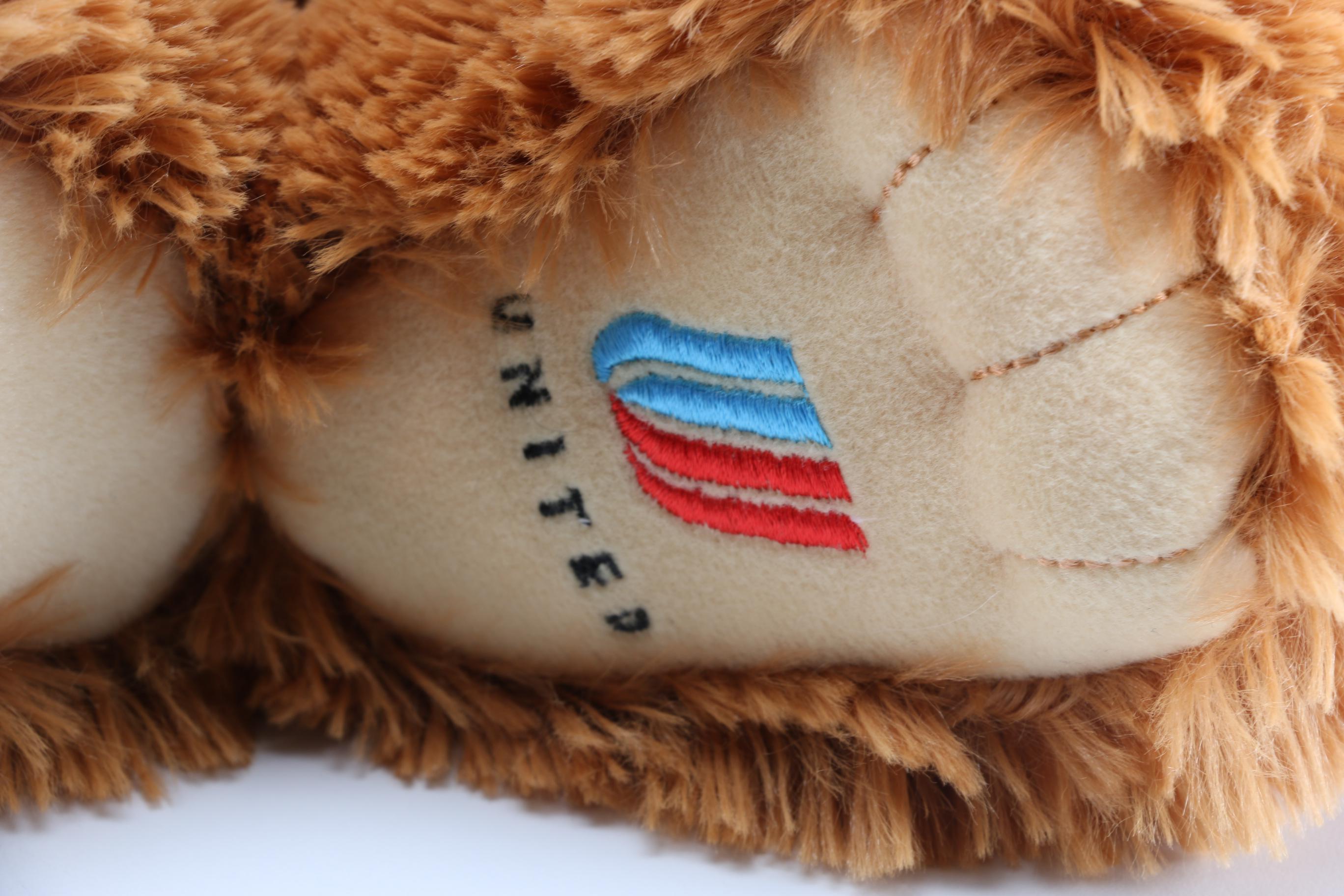 Pair of Gund Teddy Bears | EBTH