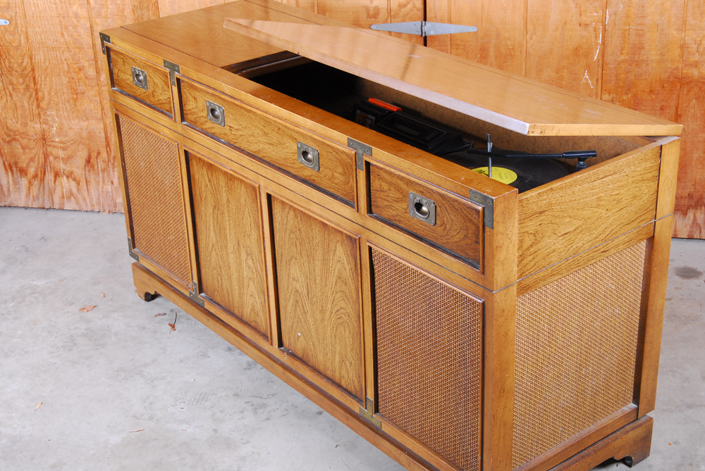 Vintage Magnavox Console Stereo | EBTH