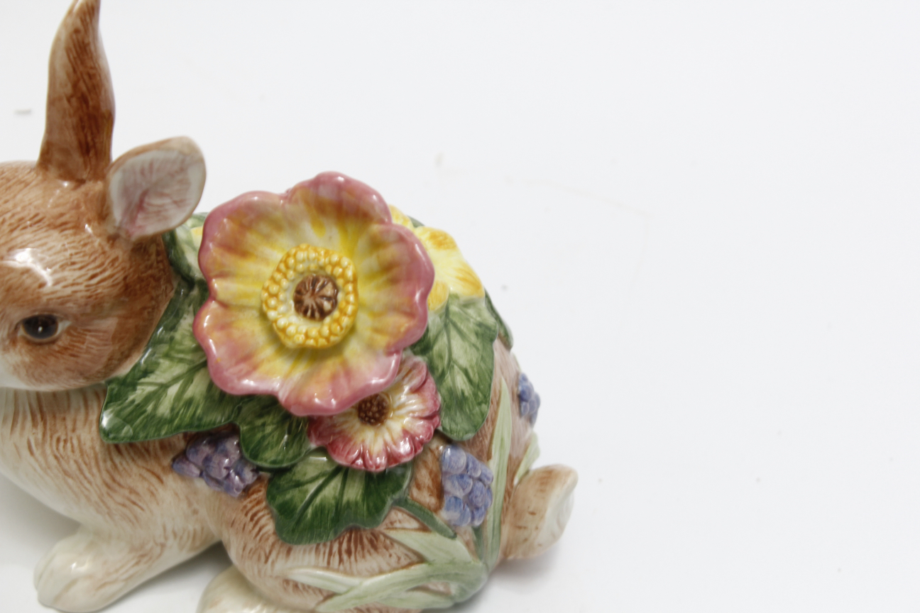 Assortment of Fitz and Floyd Woodland Spring Series Easter Decor | EBTH