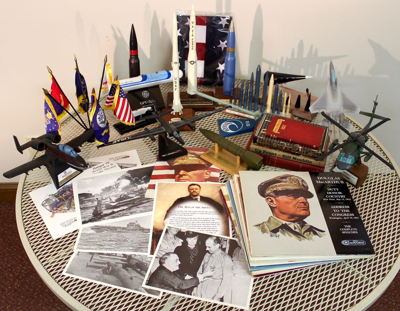 U.S. Military Collectibles | EBTH