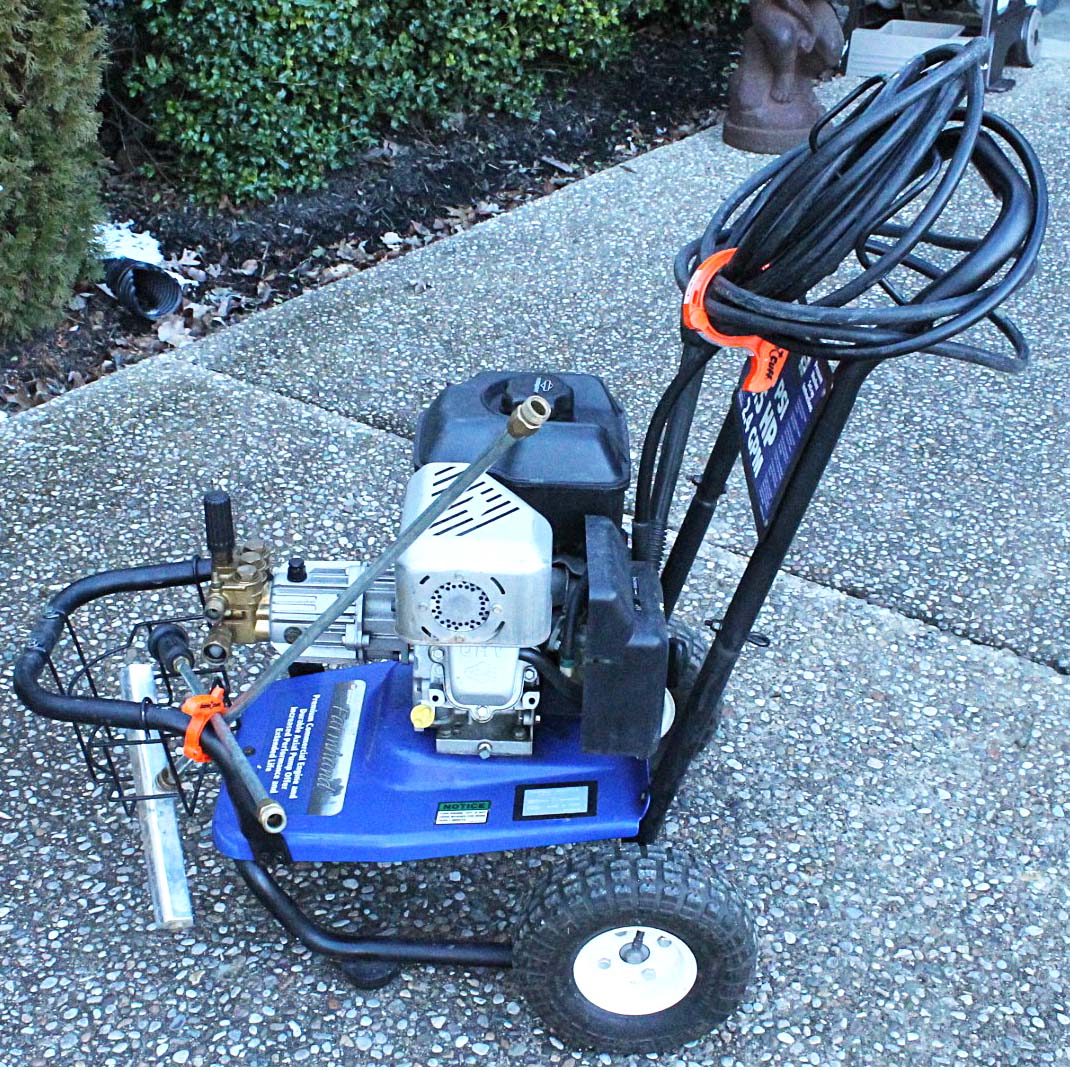 Campbell Hausfeld Farmhand Pressure Washer | EBTH