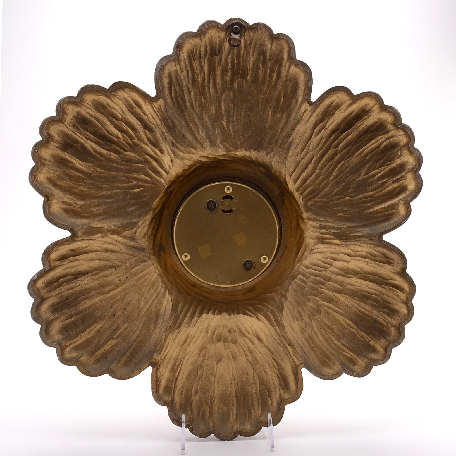 Vintage Shell Design Wall Clock | EBTH