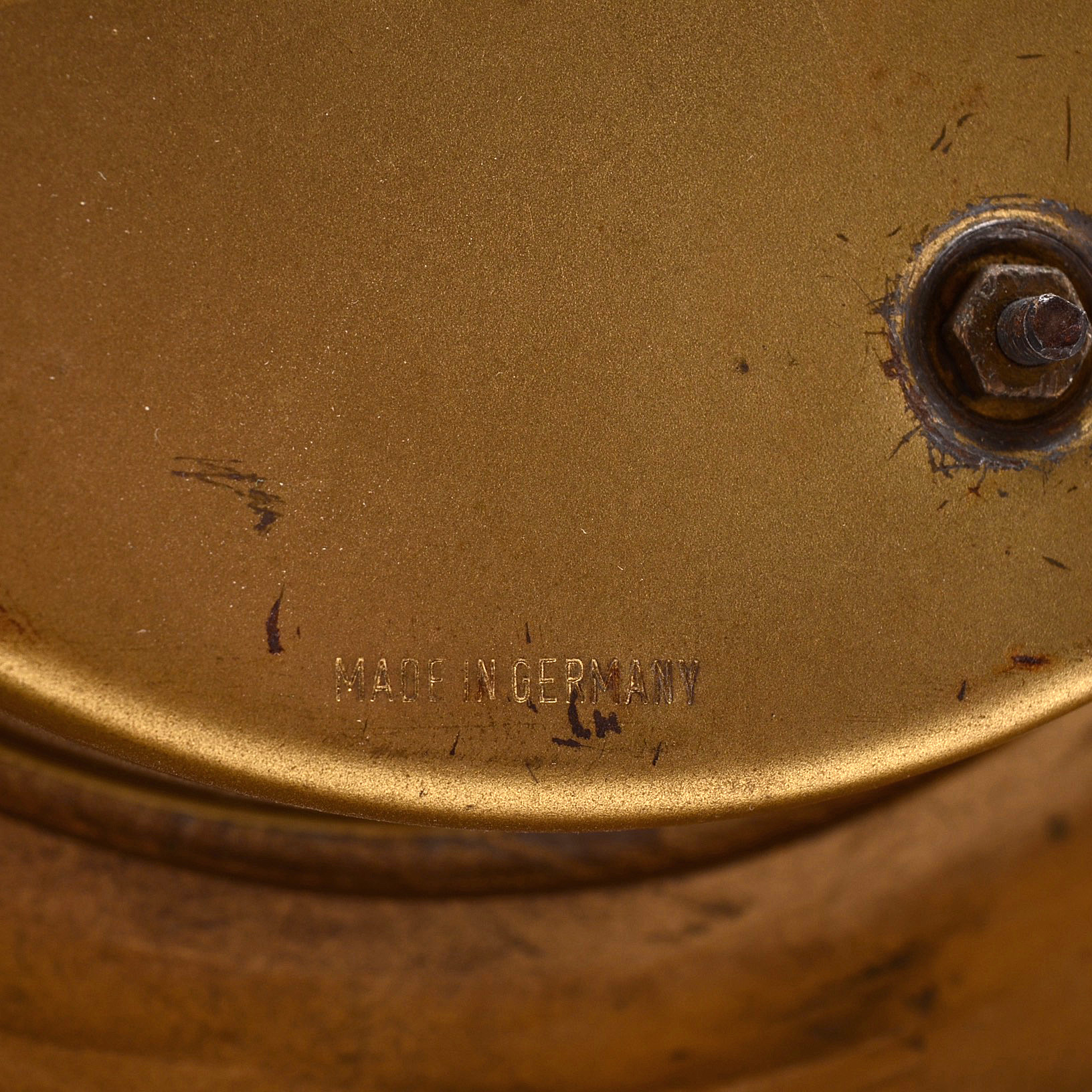 Vintage Shell Design Wall Clock | EBTH