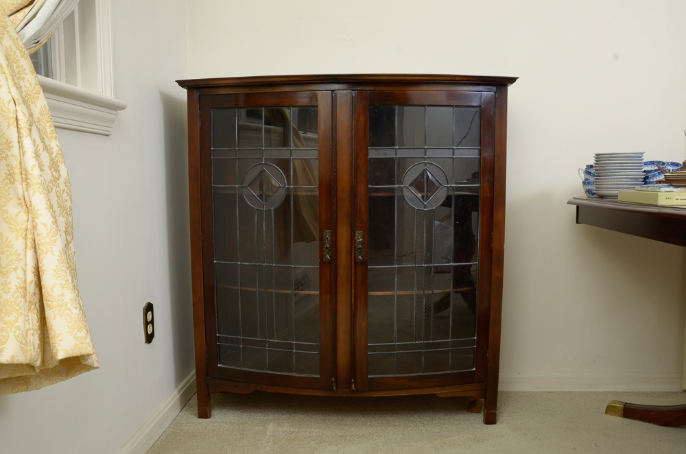 Early 20th Century Bowfront Bookcase With Leaded Glass Doors | EBTH