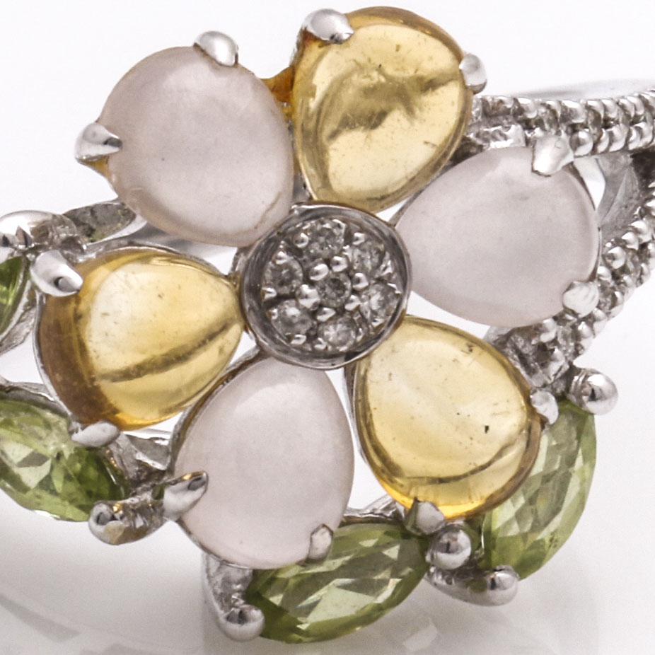 18K White Gold Floral Gemstone Ring | EBTH
