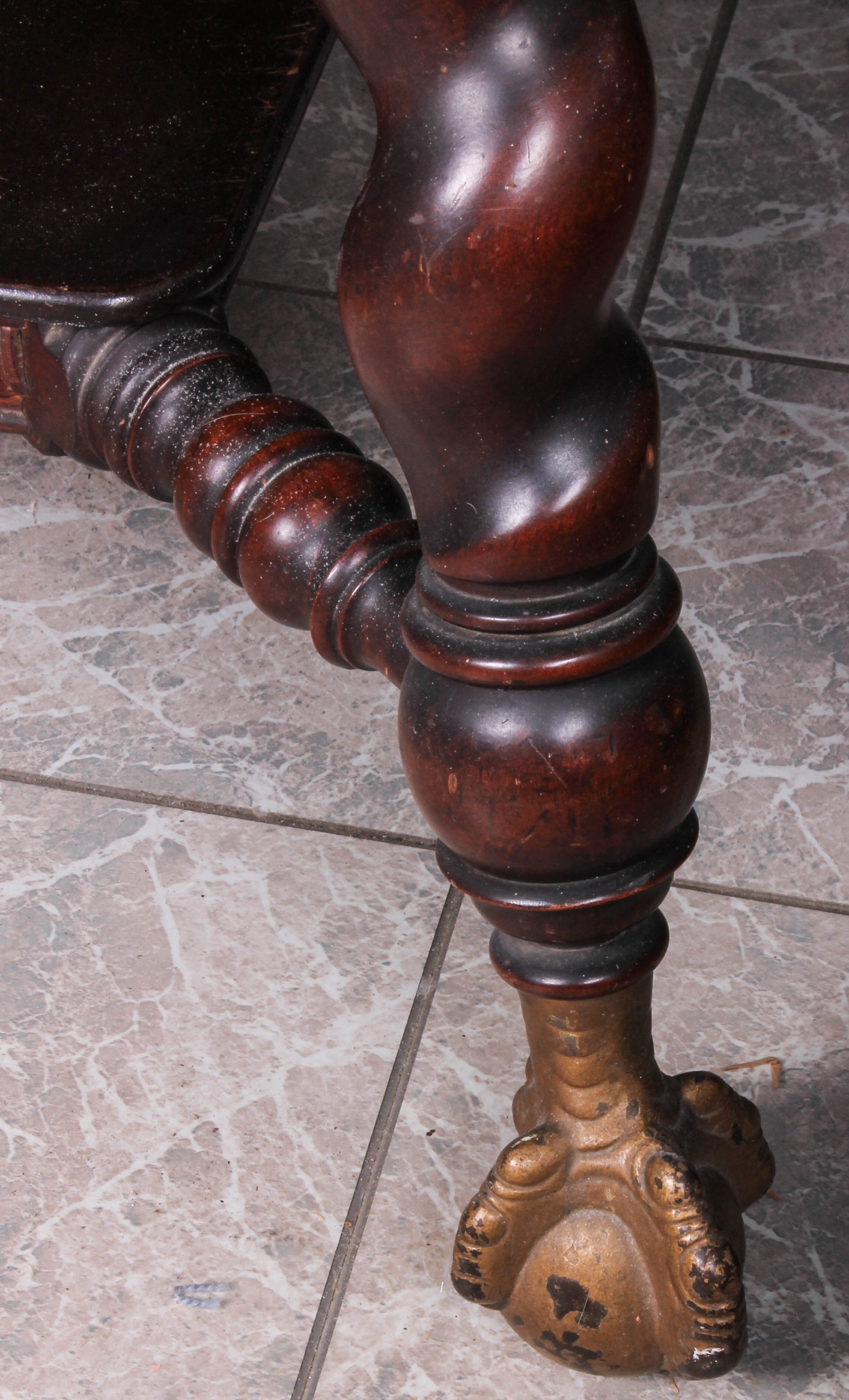 Antique Mahogany Parlor Table | EBTH