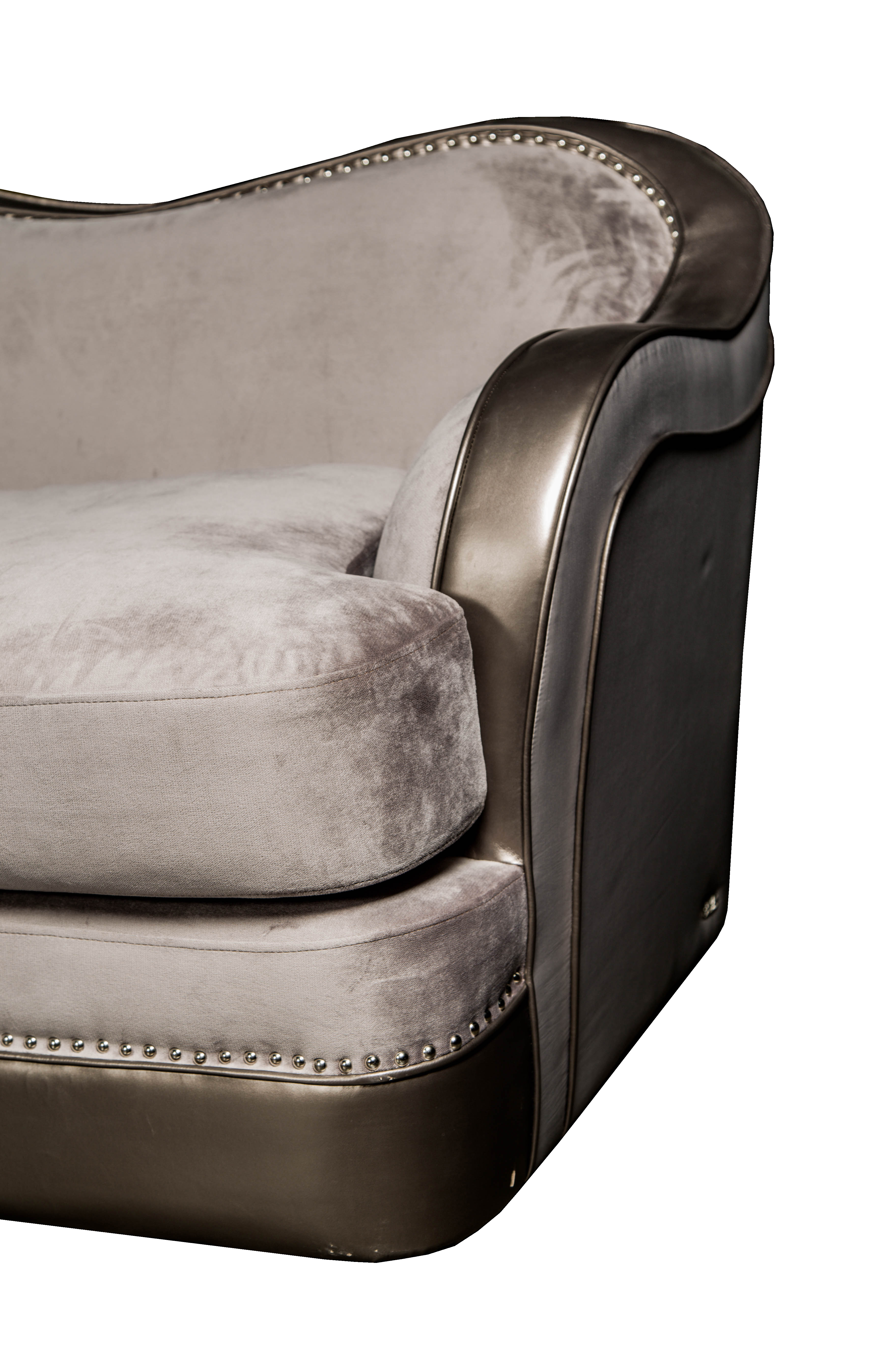 Sectional Sofa by Michael Amini and Jane Seymour for Aico | EBTH