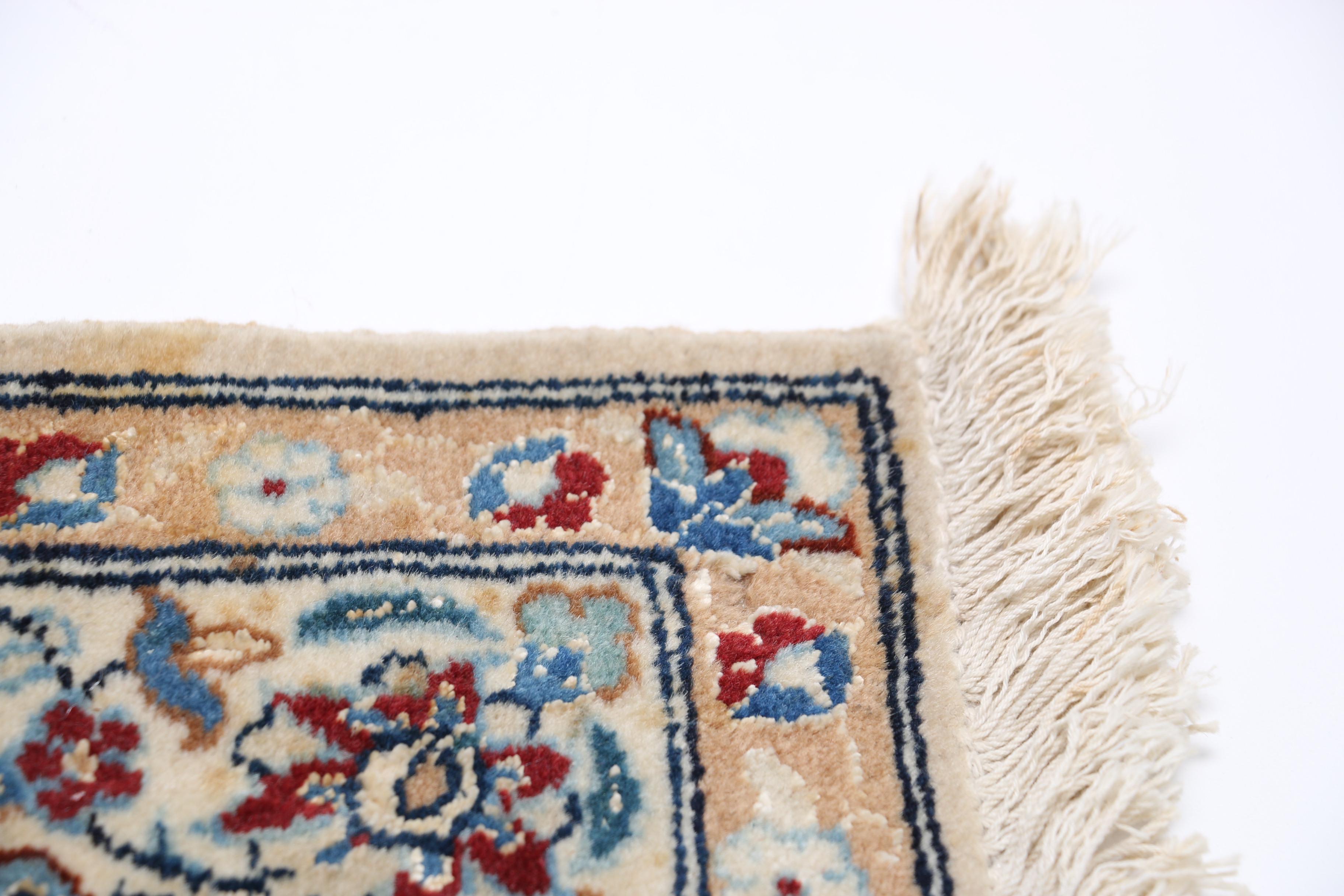 Woven Italian Accent Rug | EBTH