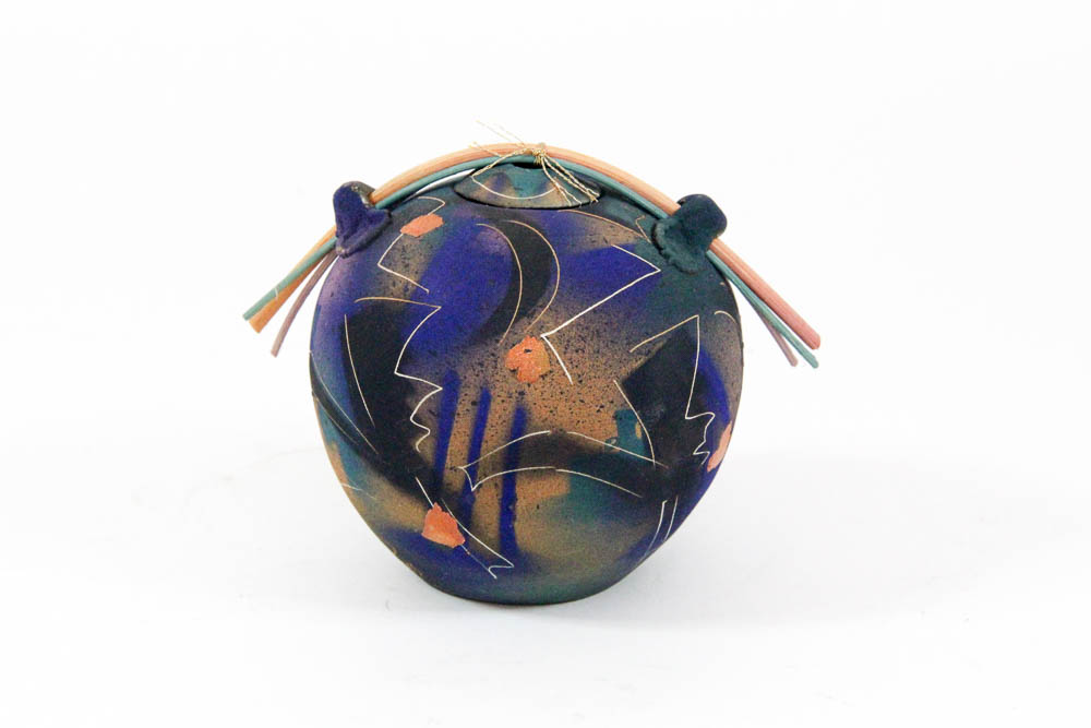 Laura Ross Hand Thrown Pottery Vessel | EBTH