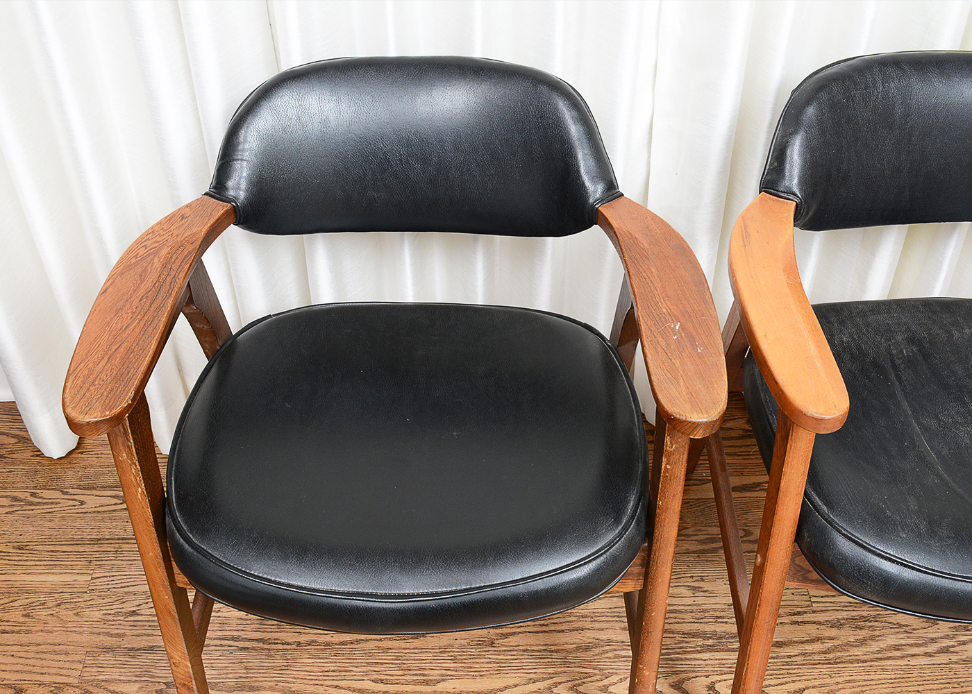 Two Early 1960s Murphy Miller Mid Century Modern Chairs | EBTH
