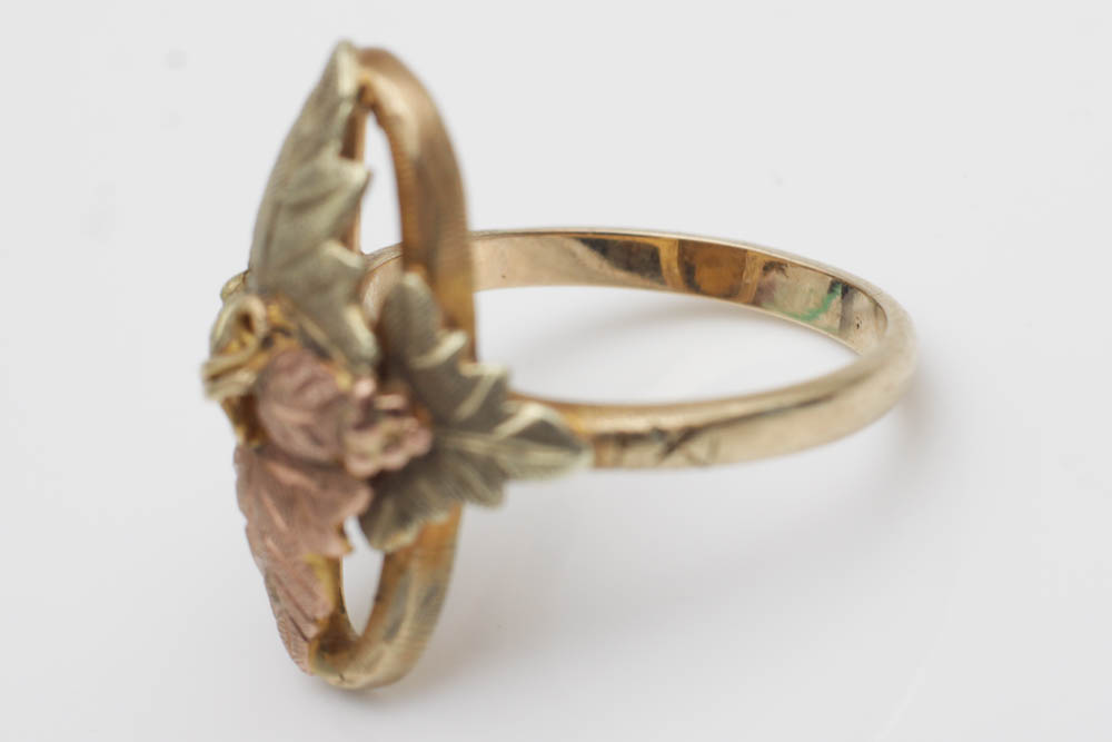 10K Black Hills Gold Ring | EBTH