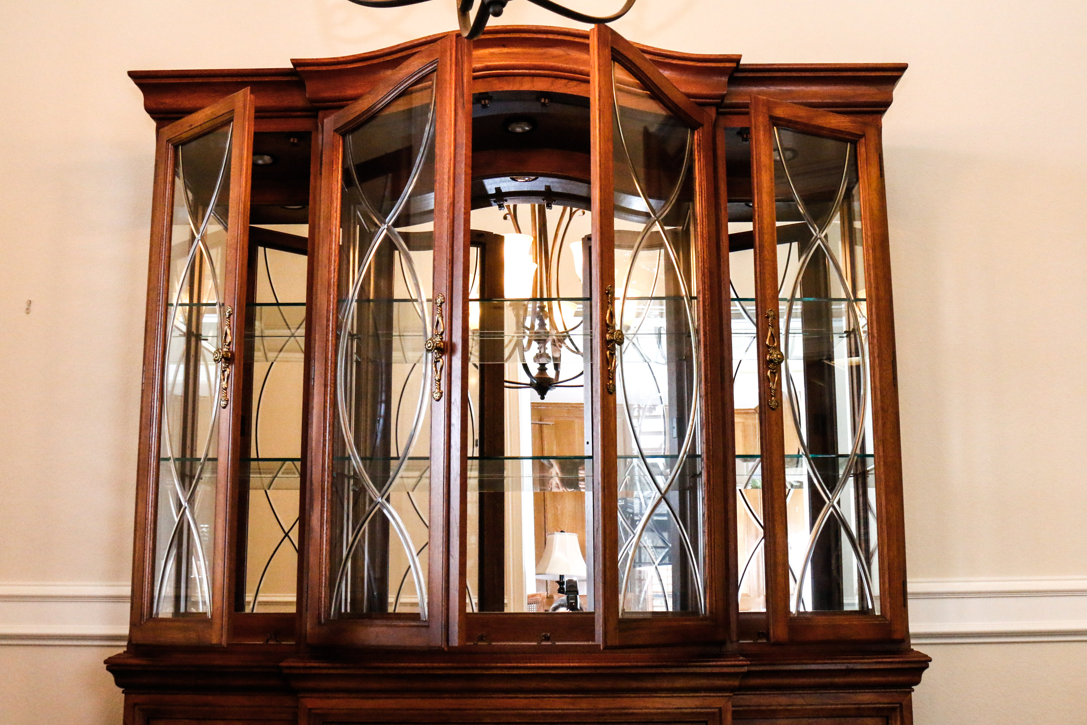 Large Glass and Wooden China Cabinet by Thomasville | EBTH
