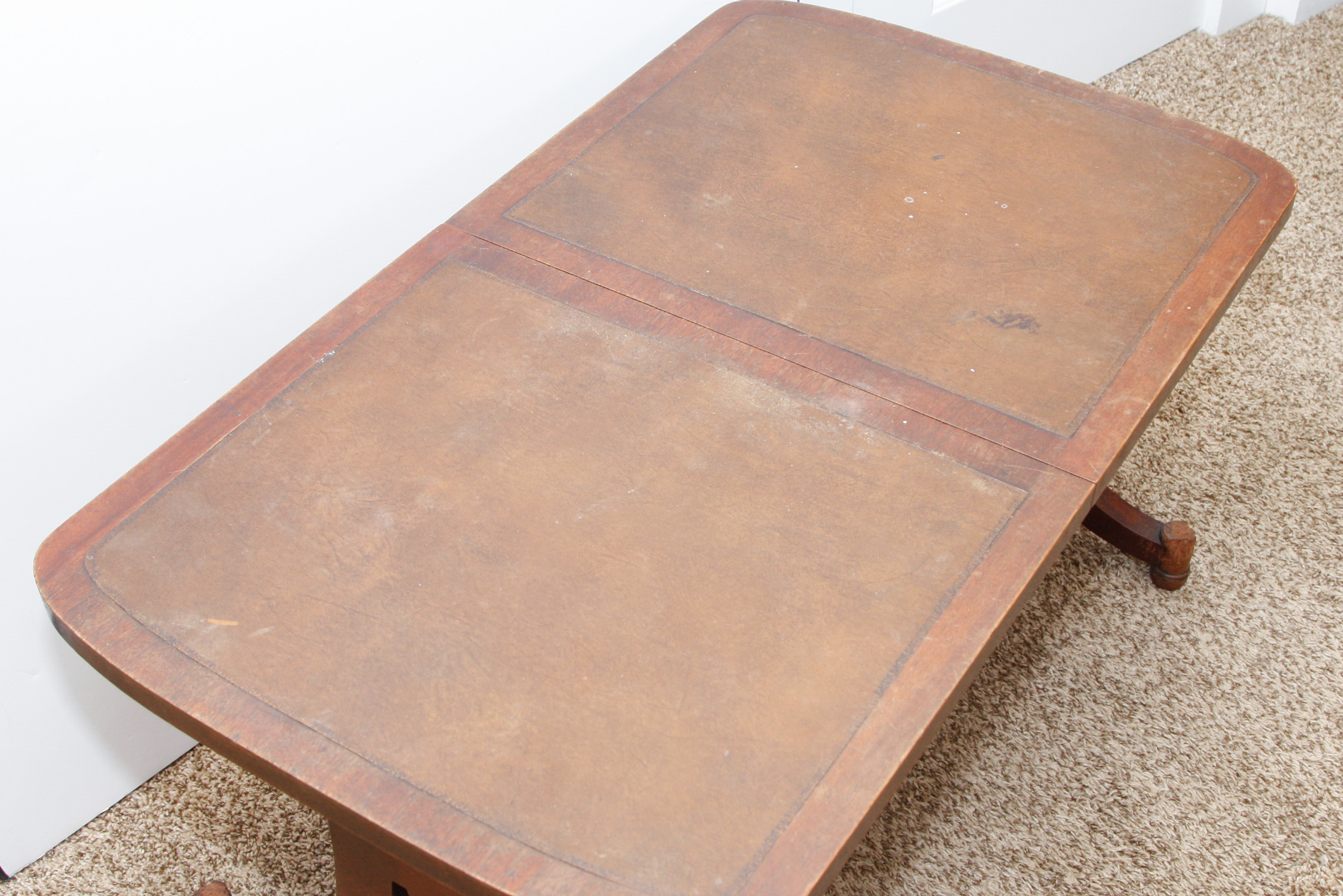 Vintage Federal Style Coffee Table With Built-In Humidor | EBTH