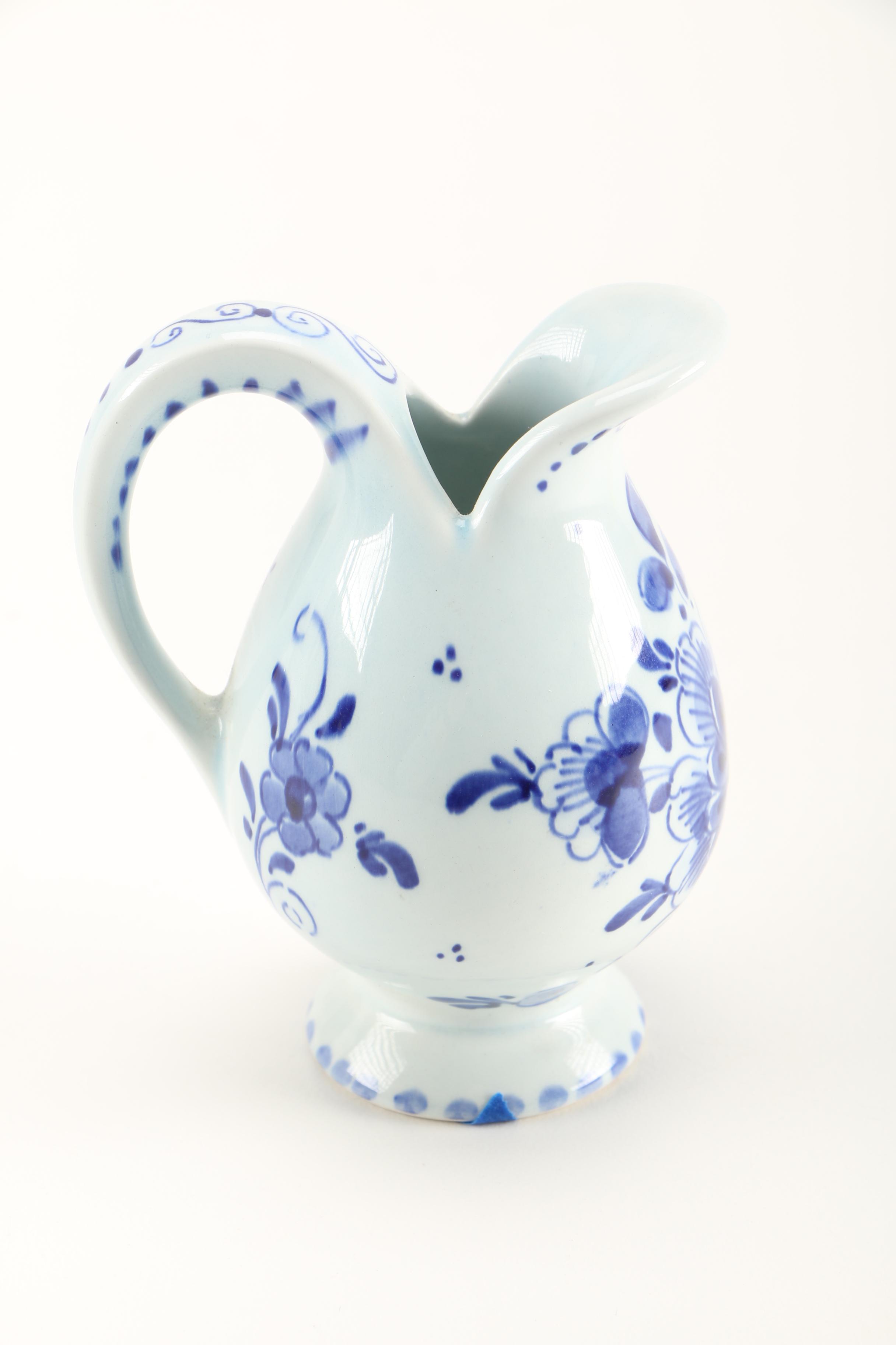 Set of Delft Mini Pitchers | EBTH