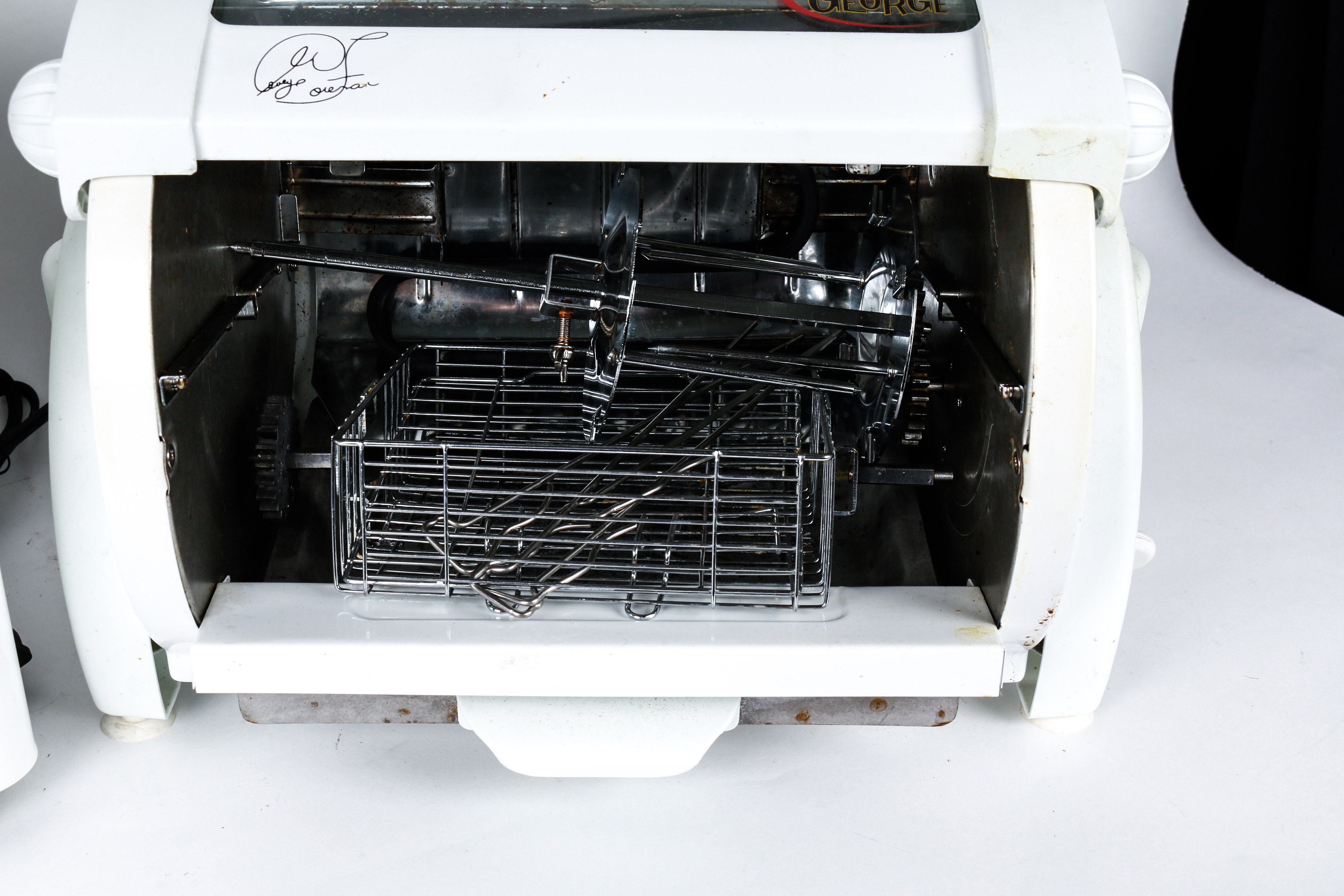 George Foreman Rotisserie Cooker and a Magic Chef Bread Maker | EBTH