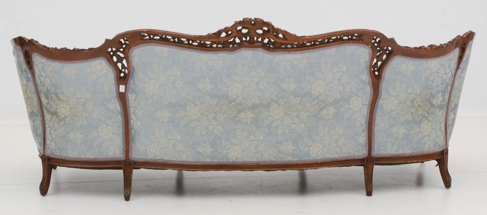 French Provincial Style Sofa From Soref's Period Furniture | EBTH