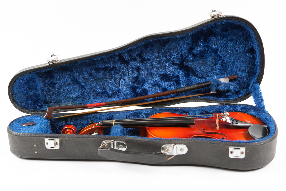Children's 1/10 Size Suzuki Student Violin and Bow | EBTH