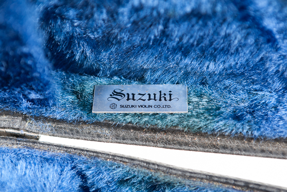 Children's 1/10 Size Suzuki Student Violin and Bow | EBTH