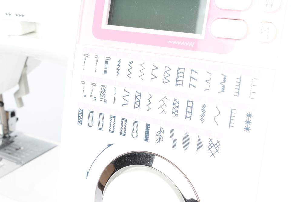 Brother Limited Edition Innov-ís 40 Project Runway Sewing Machine | EBTH