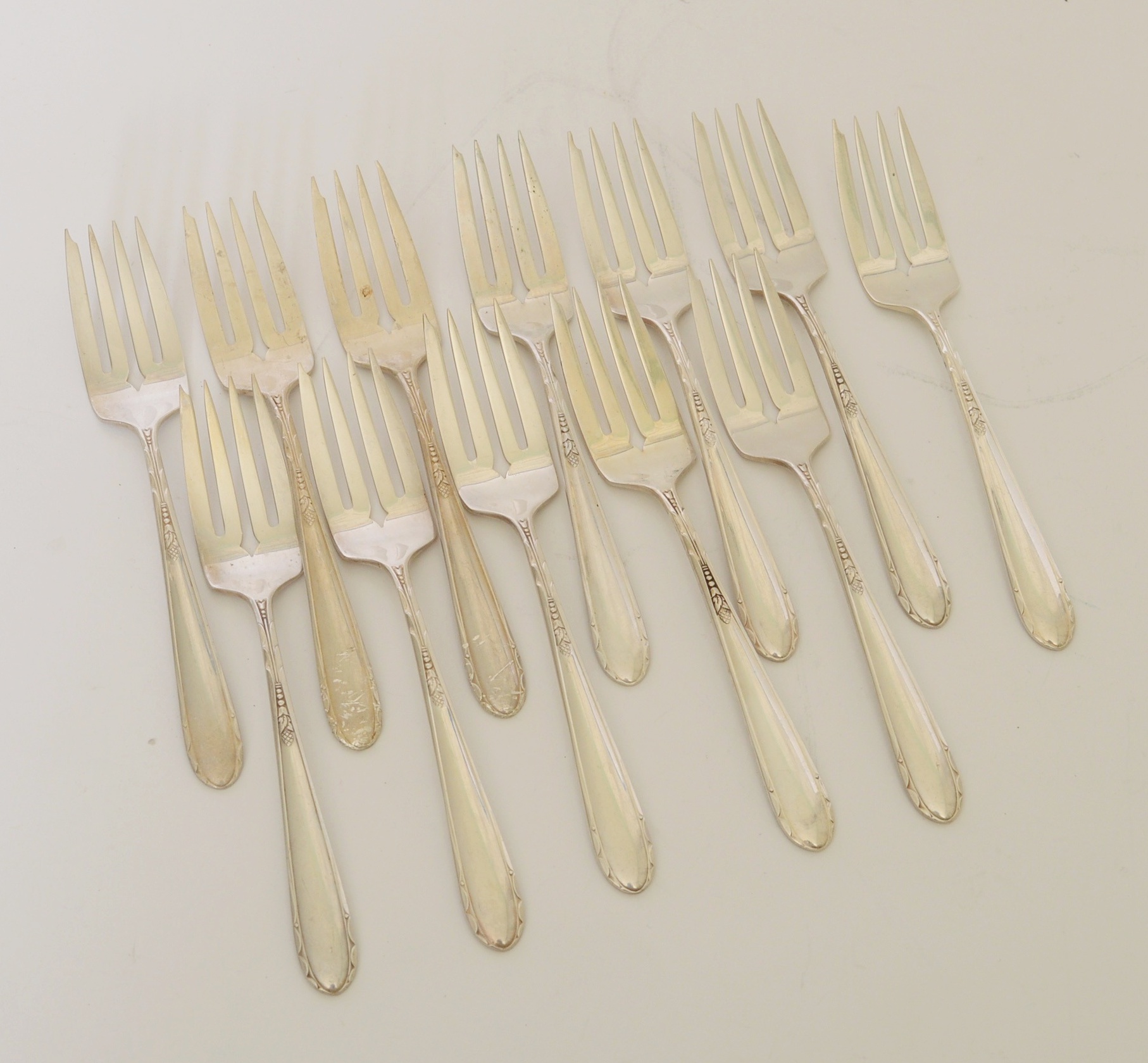 117-Piece Oneida Sterling Silver "Heiress" Pattern Flatware | EBTH