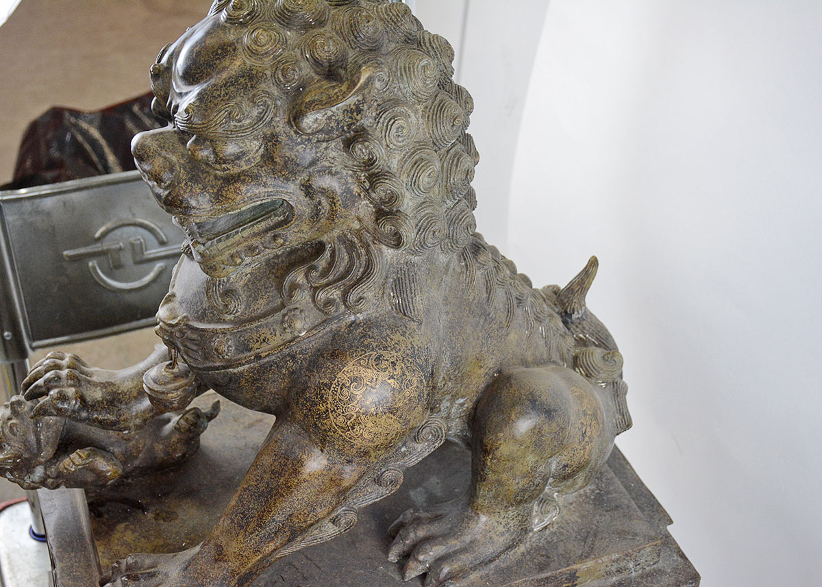 Antique Bronze Guardian Lion Statue | EBTH