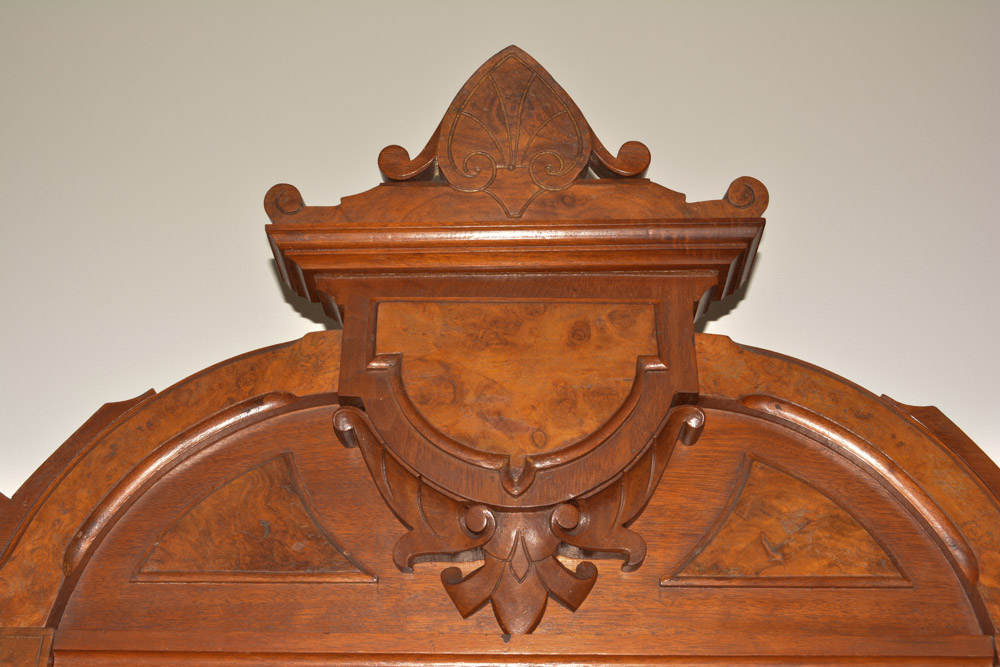 Early 20th Century Eastlake Style Victorian Dresser | EBTH