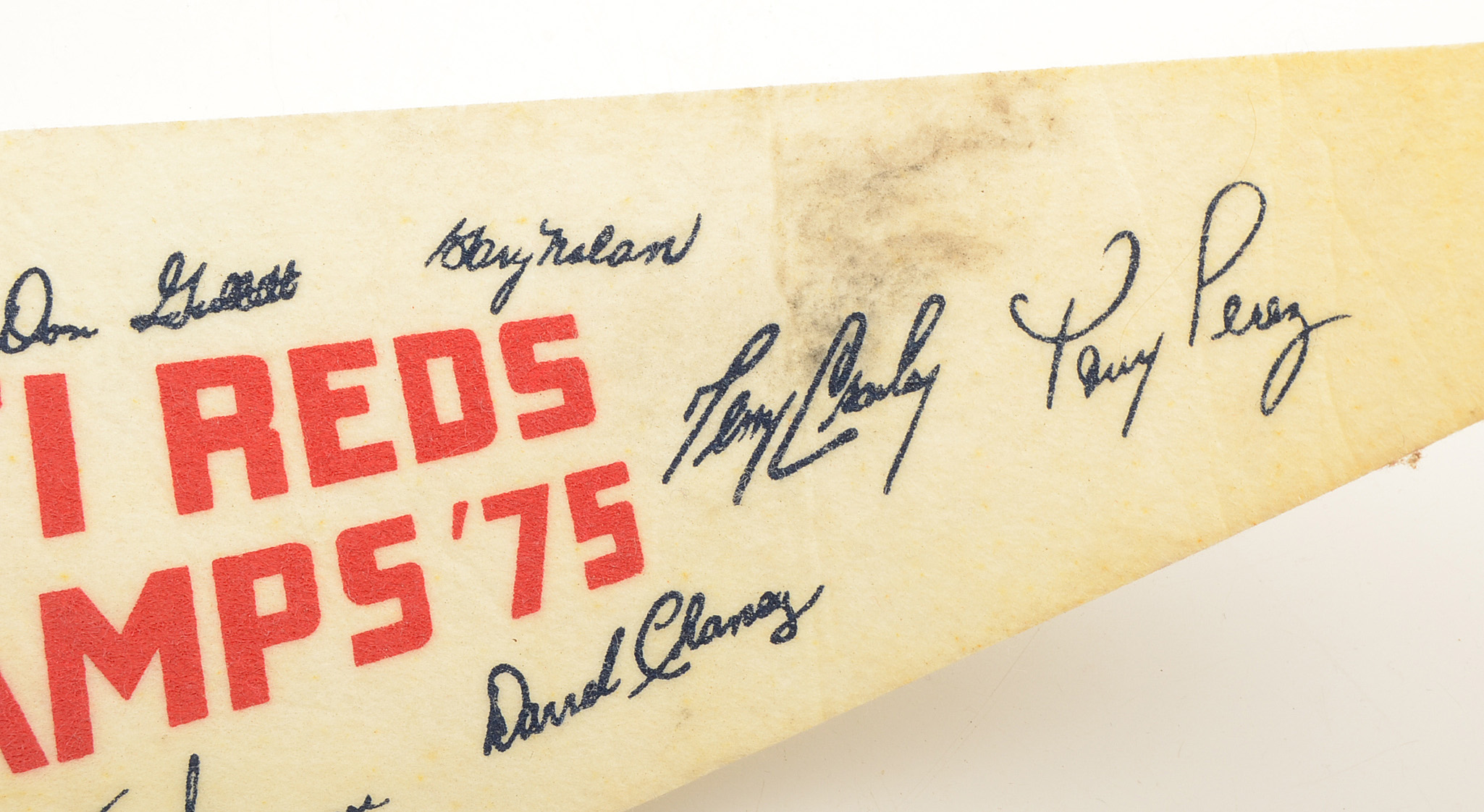 1975 Reds Medallion and Pennant | EBTH