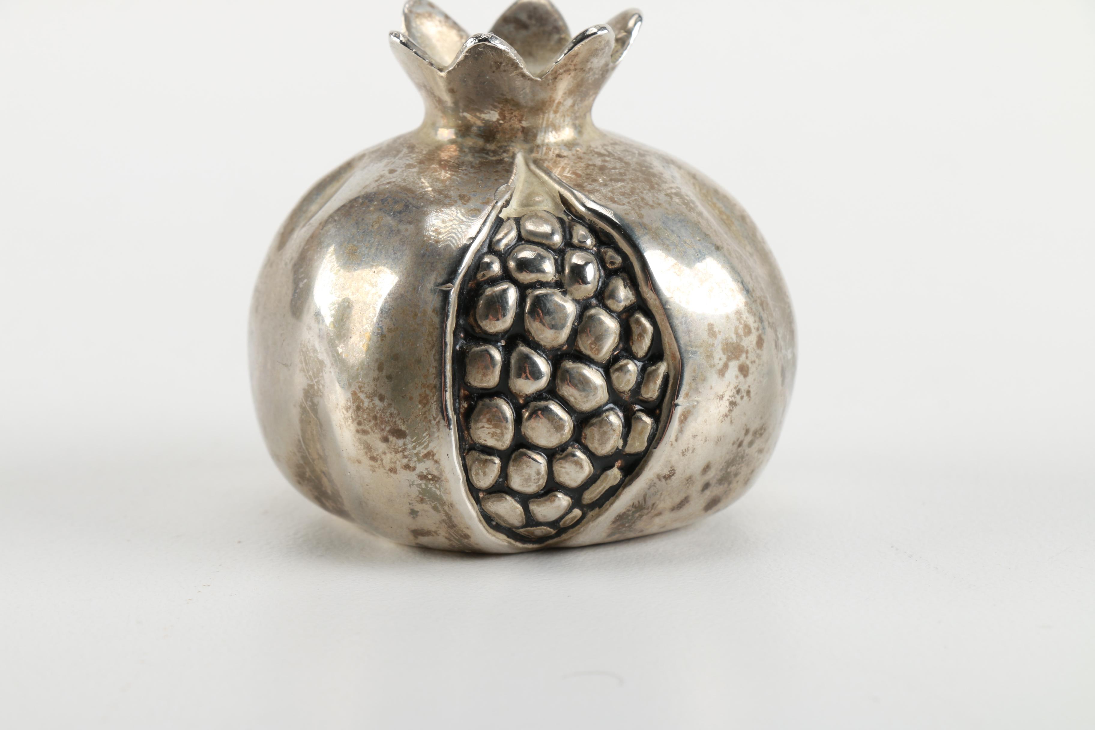 Silea Silver Plate Pomegranate Salt and Pepper Shakers | EBTH