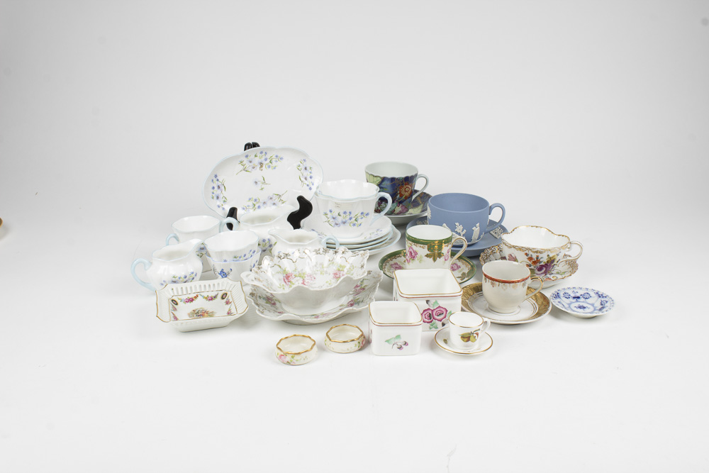 Assorted Ceramic Tea Set Pieces | EBTH