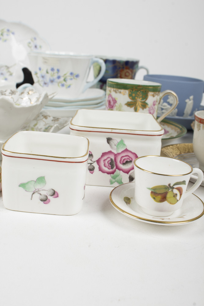 Assorted Ceramic Tea Set Pieces | EBTH