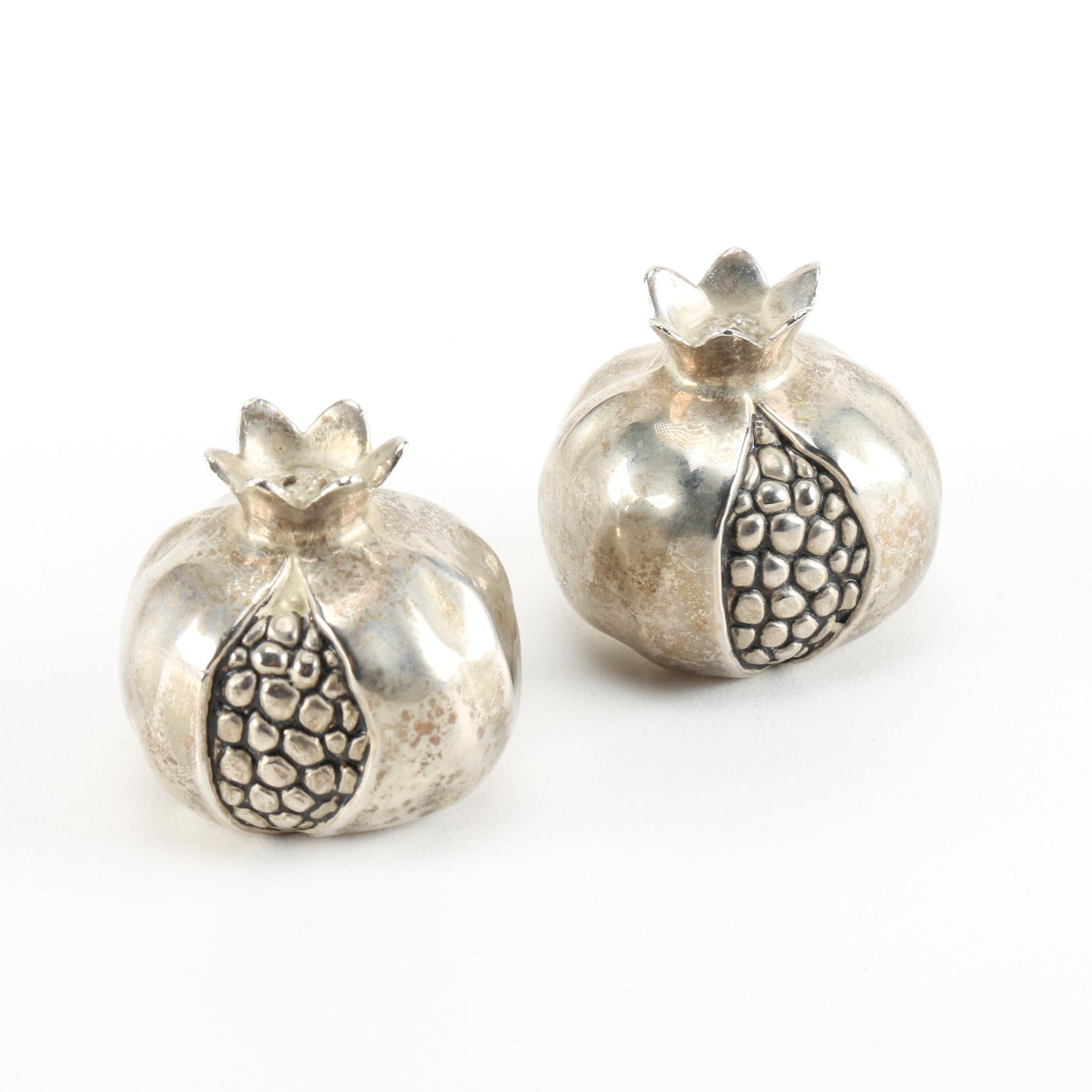 Silea Silver Plate Pomegranate Salt and Pepper Shakers | EBTH