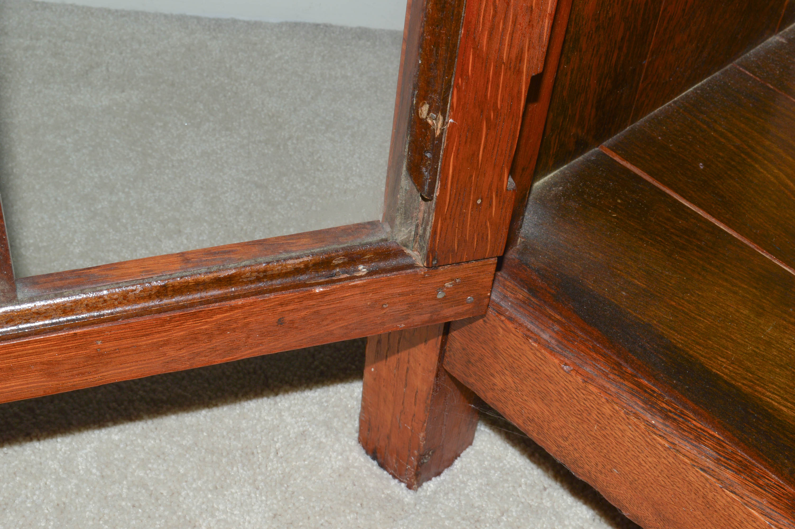 Mission Style Oak Bookcase | EBTH