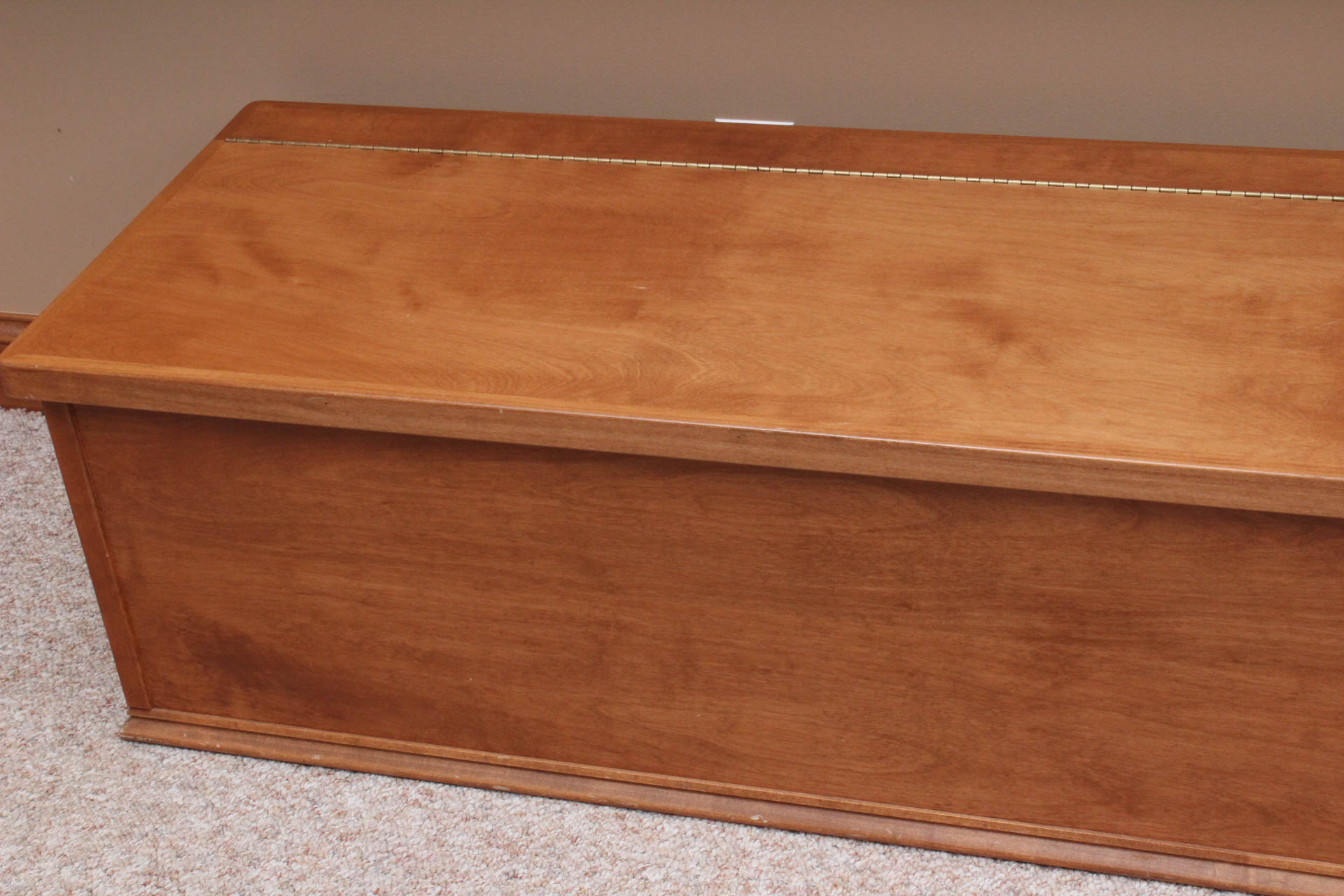 Maple Finish Storage Chest | EBTH