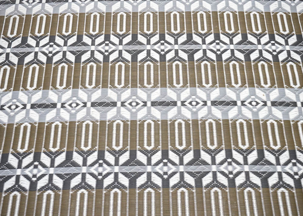 Pair of Mad Mats Indoor/Outdoor Woven Recycled Plastic Rug | EBTH