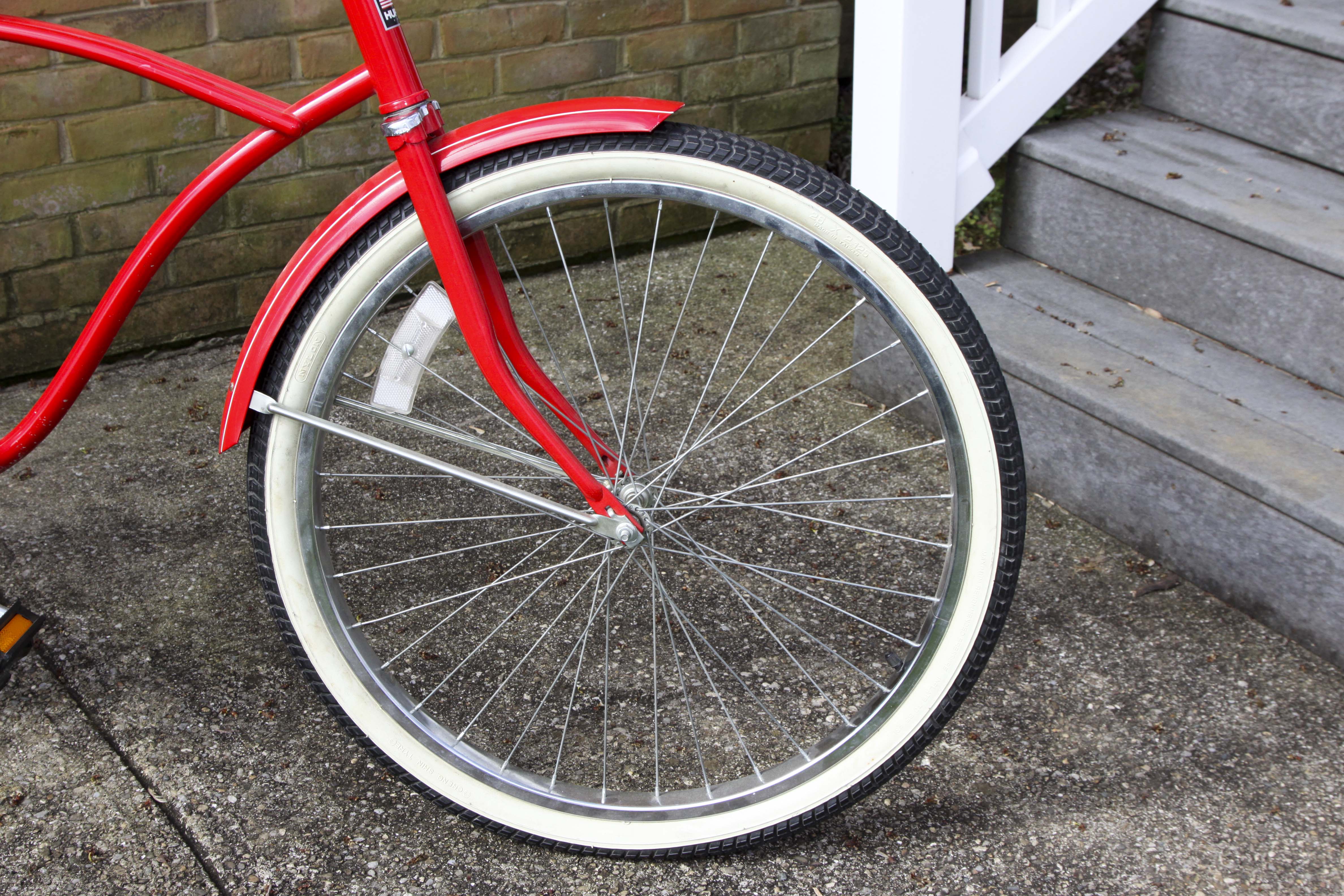 Red Huffy Good Vibrations Bike | EBTH