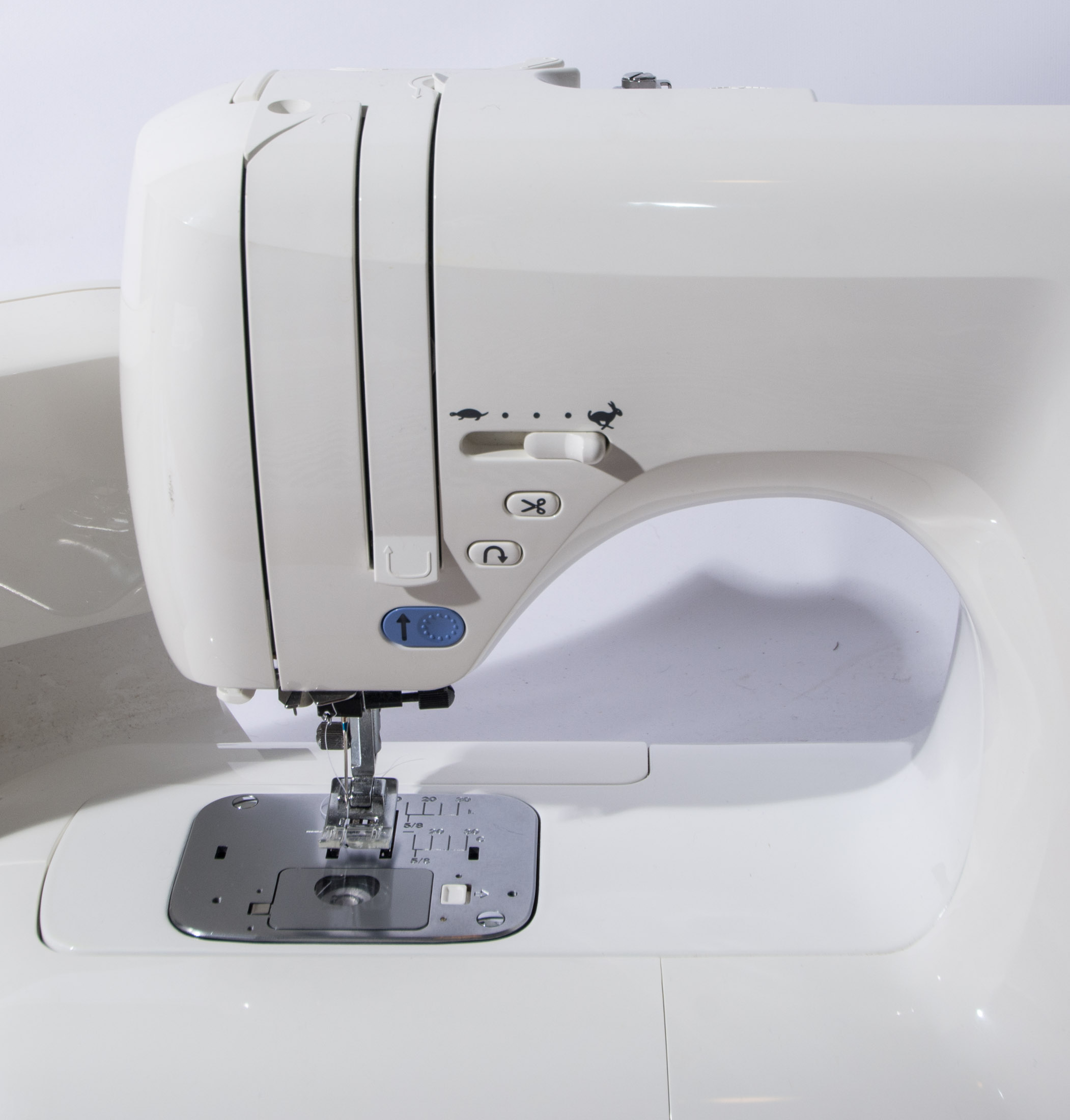 Singer Quantum XL-150 Embroidery Machine | EBTH