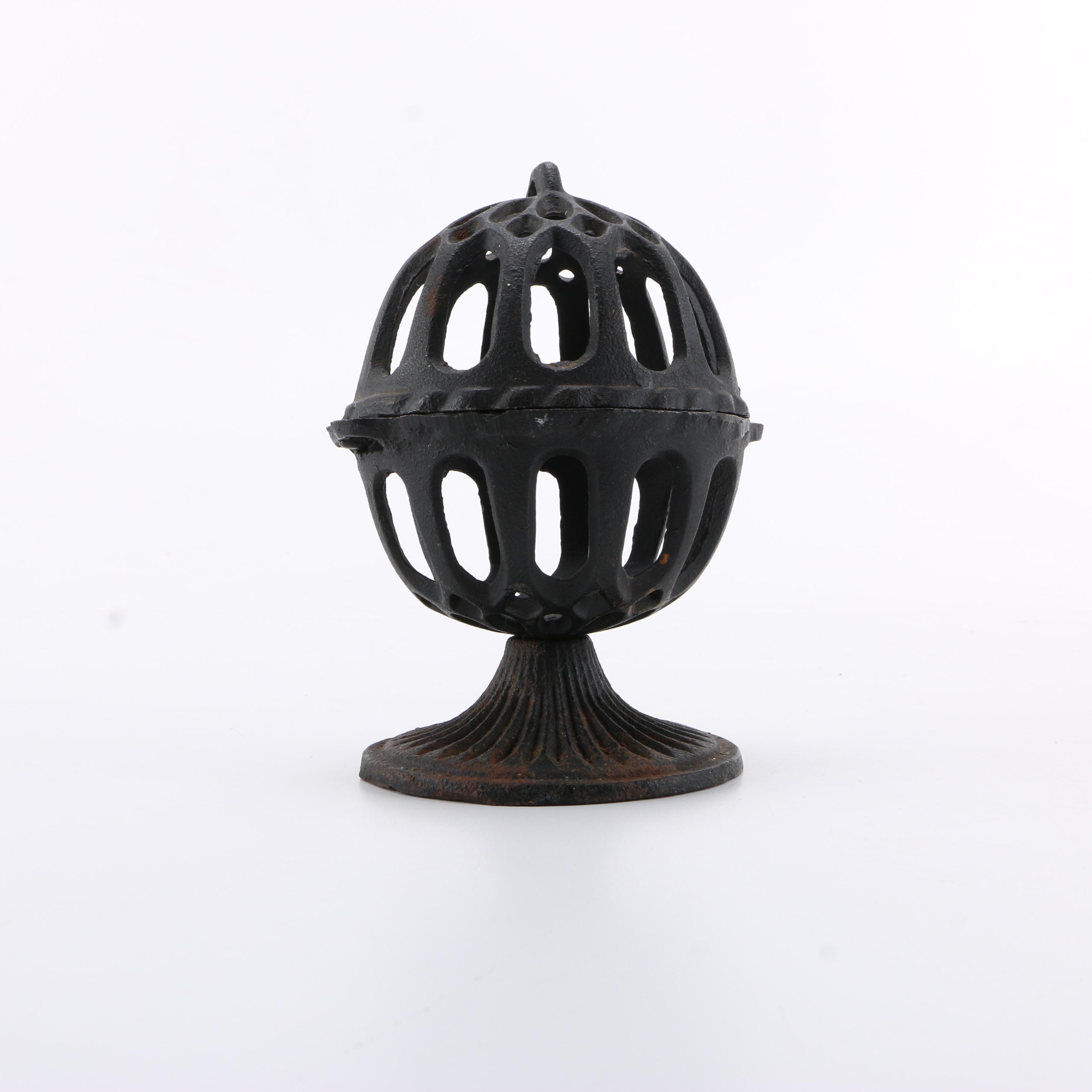 Cast Iron Yarn Ball Holder | EBTH