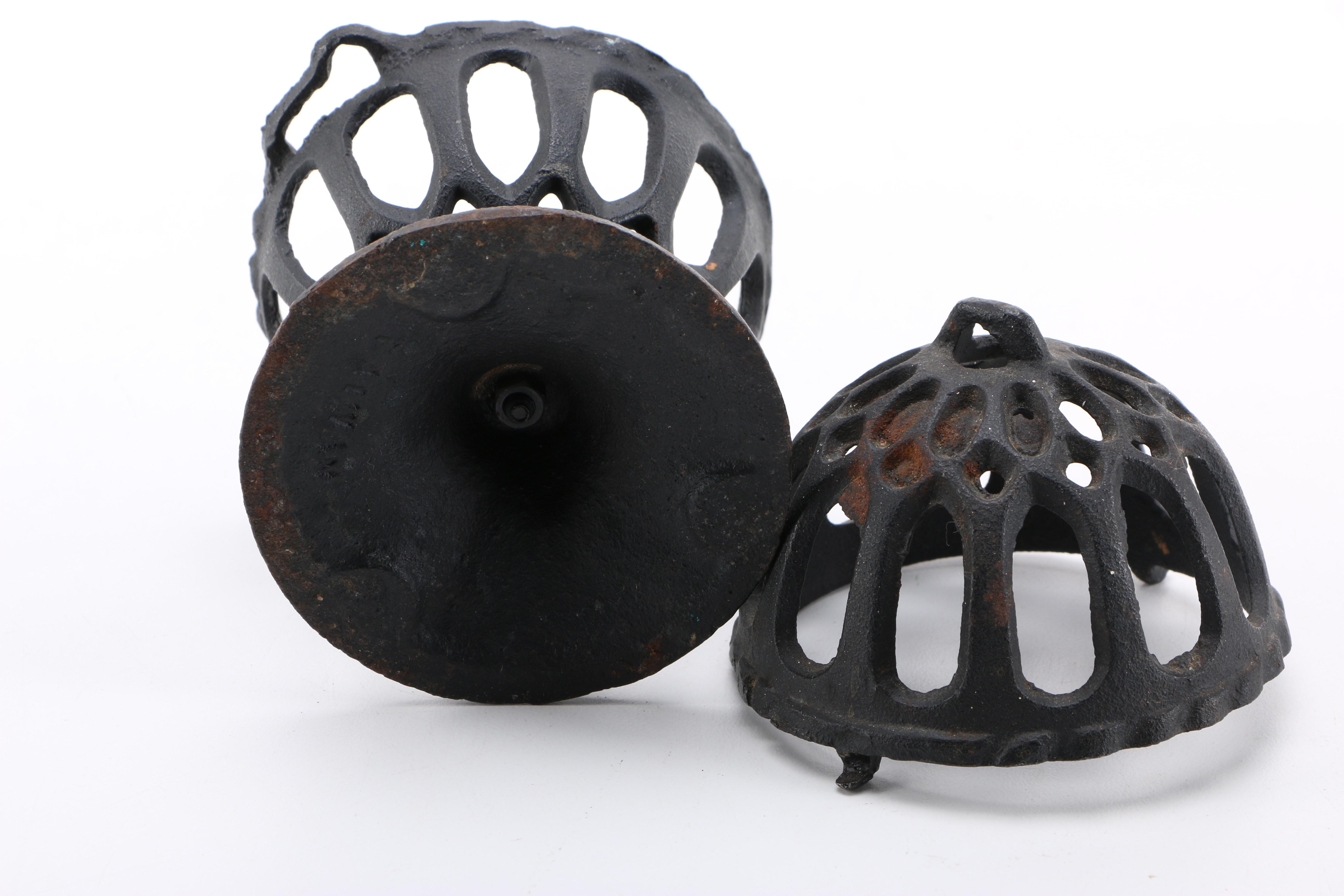 Cast Iron Yarn Ball Holder | EBTH