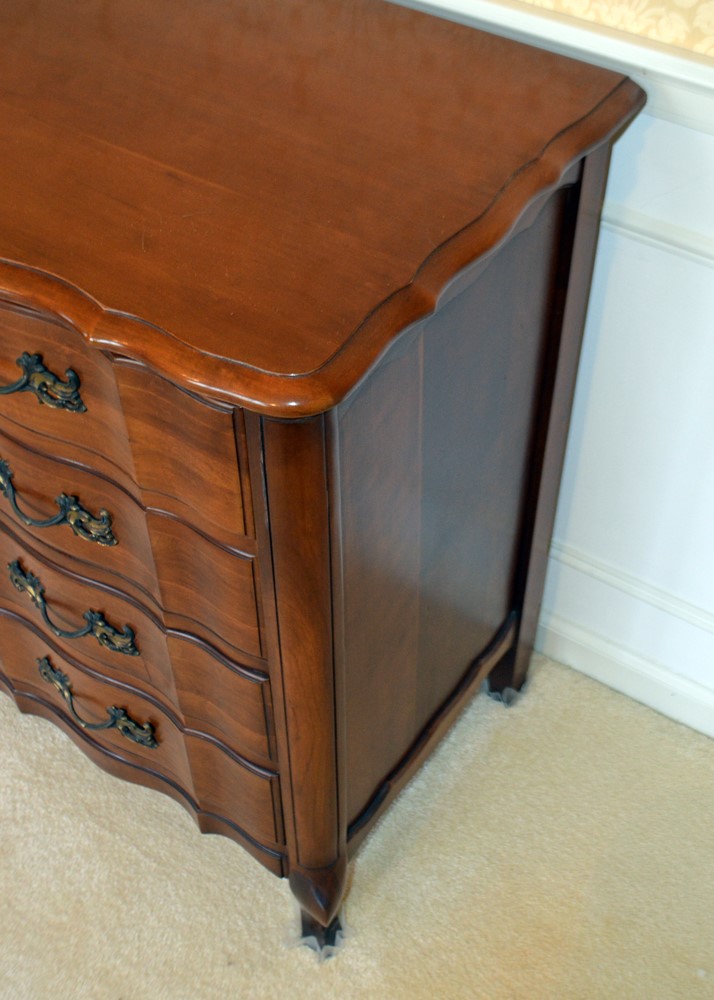 Vintage French Provincial Style Permacraft Furniture Dresser | EBTH