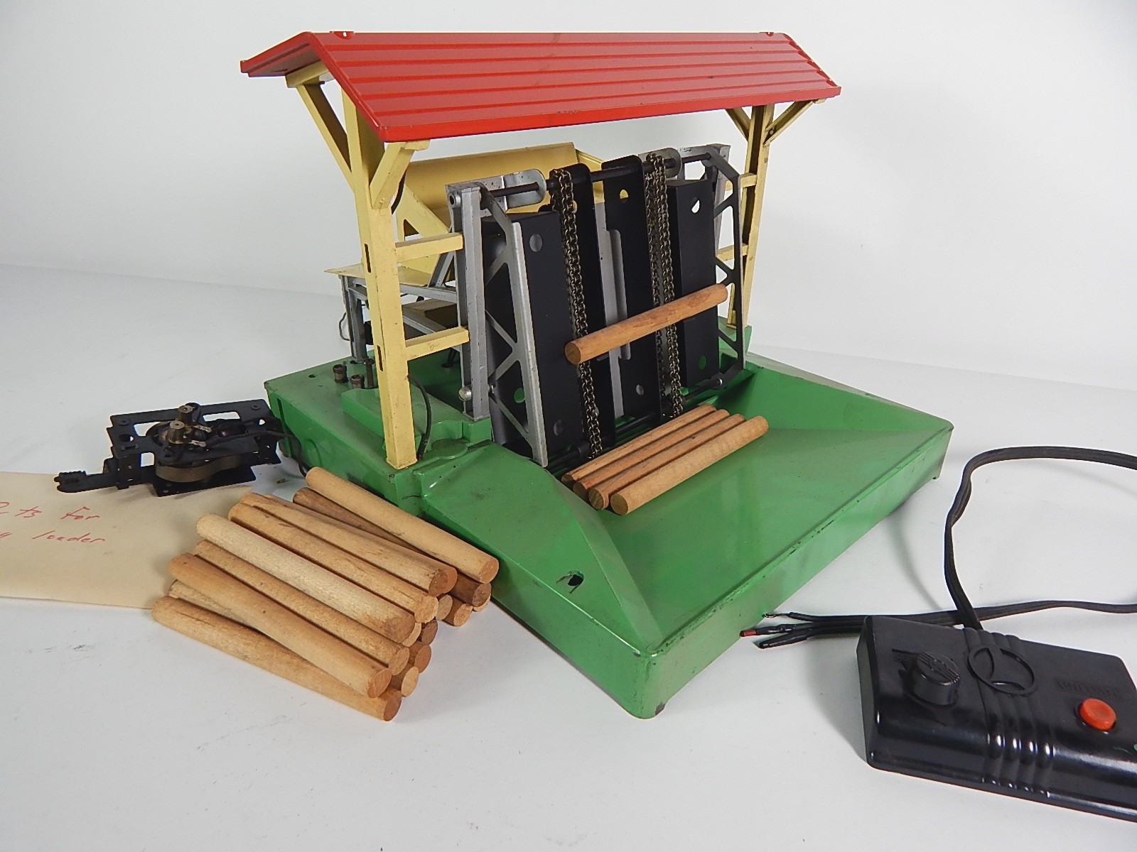 Lionel Log Loader #164 Lumber Shed | EBTH