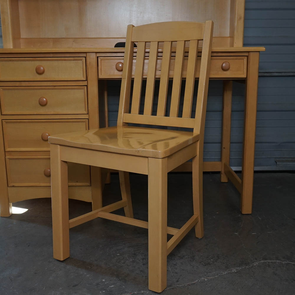 Contemporary Desk and Hutch With Chair by Havertys | EBTH