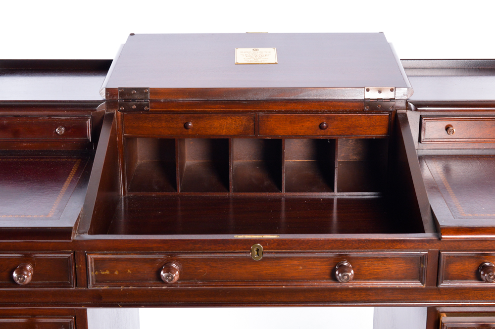 Charles Dickens Replica Desk By Hekman Furniture | EBTH