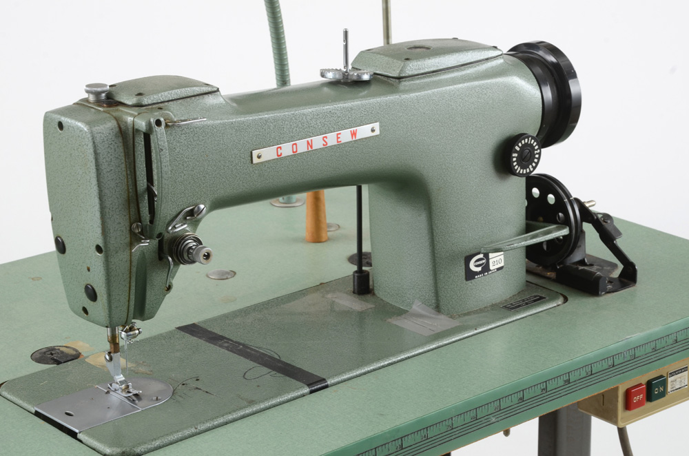 Consew Model 210 Industrial Sewing Machine | EBTH