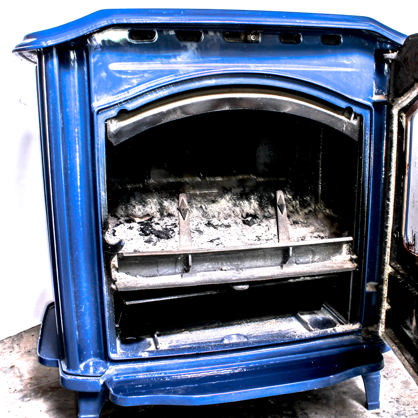 Efel "Symphony" Cast Iron and Enamel Wood Burning Stove | EBTH