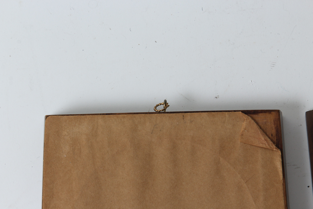 Pair of Offset Lithograph Portraits in Round Frames | EBTH