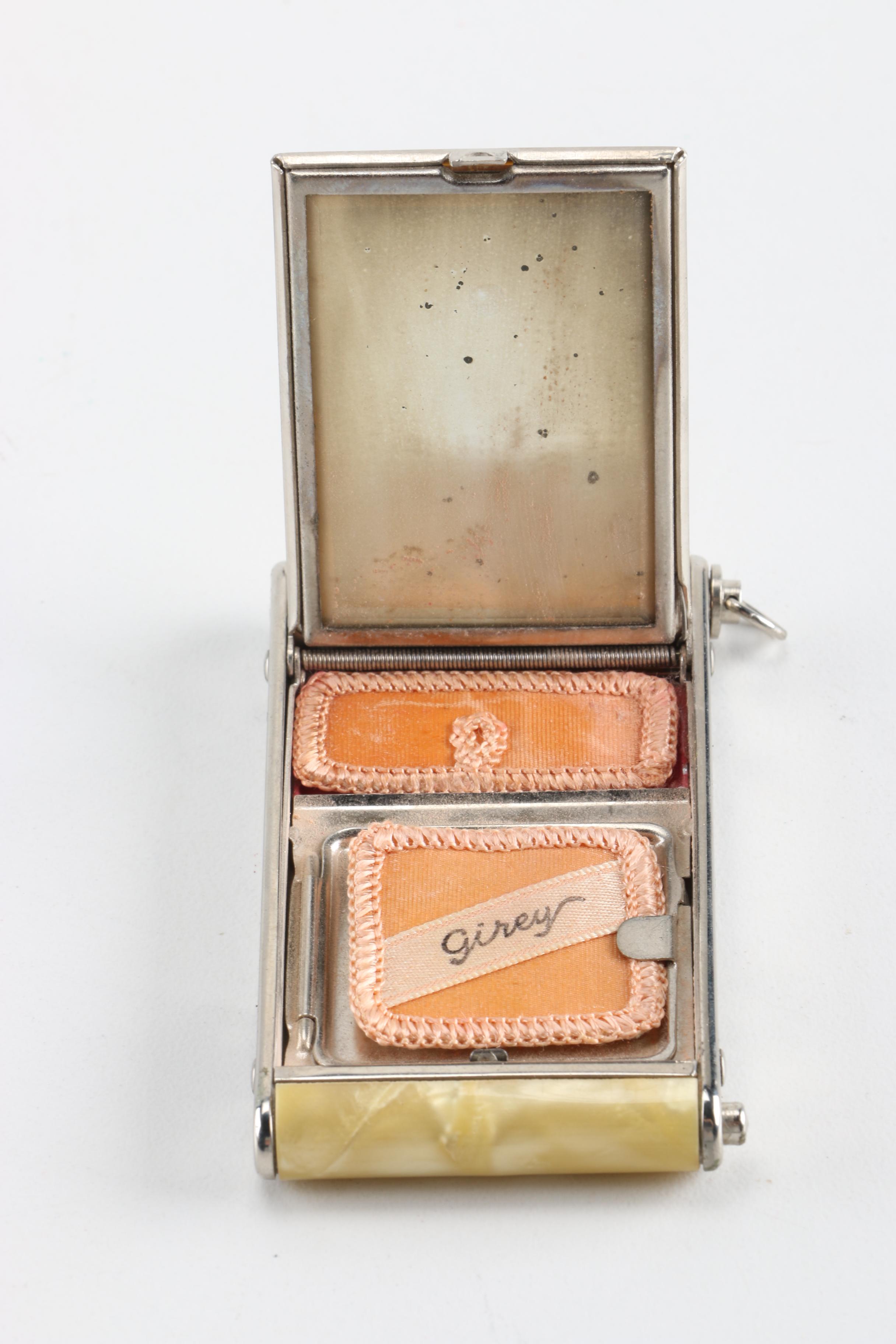 Vintage Compact Case | EBTH