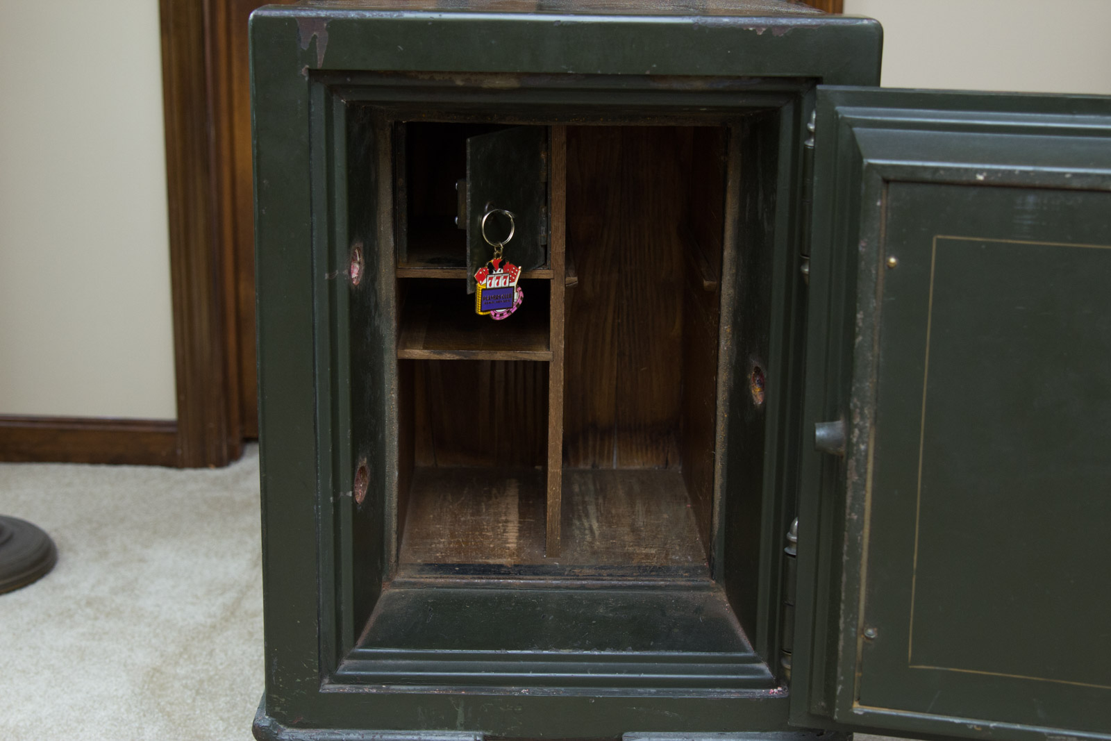 Vintage Victor Safe and Lock Co. Safe on Wheels | EBTH