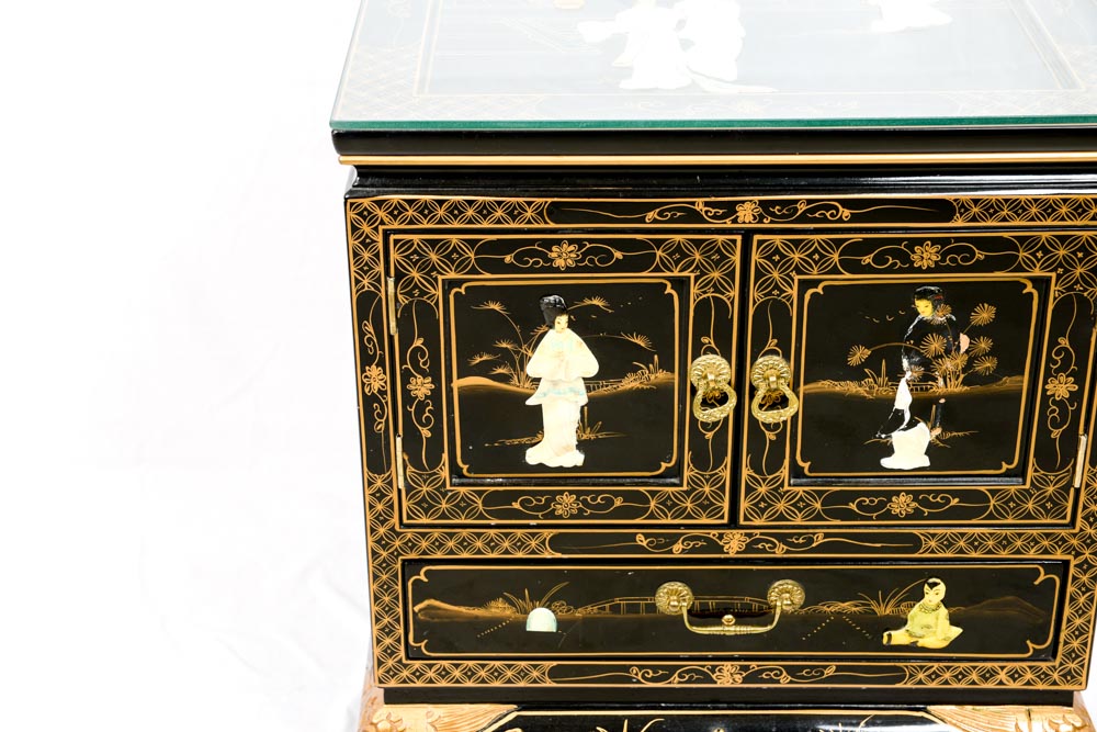 Chinoiserie Table with Shell Inlay | EBTH