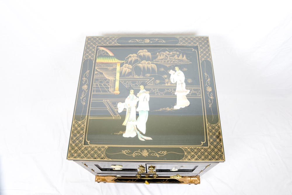 Chinoiserie Table with Shell Inlay | EBTH