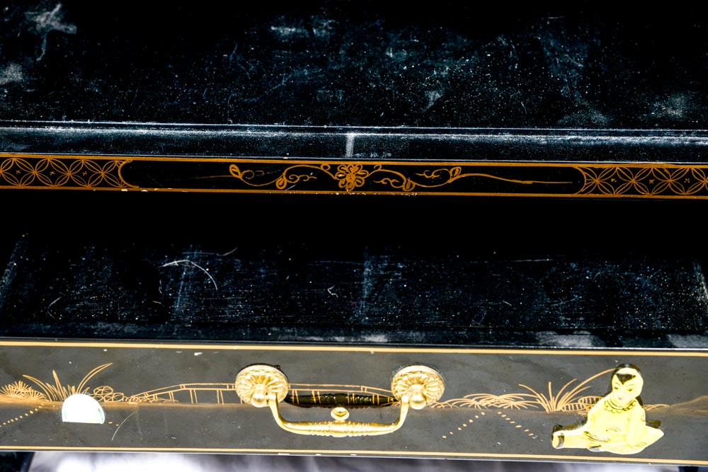 Chinoiserie Table with Shell Inlay | EBTH